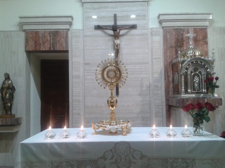 santisimo_Expuesto - Santuario del Cerro de los Ángeles
